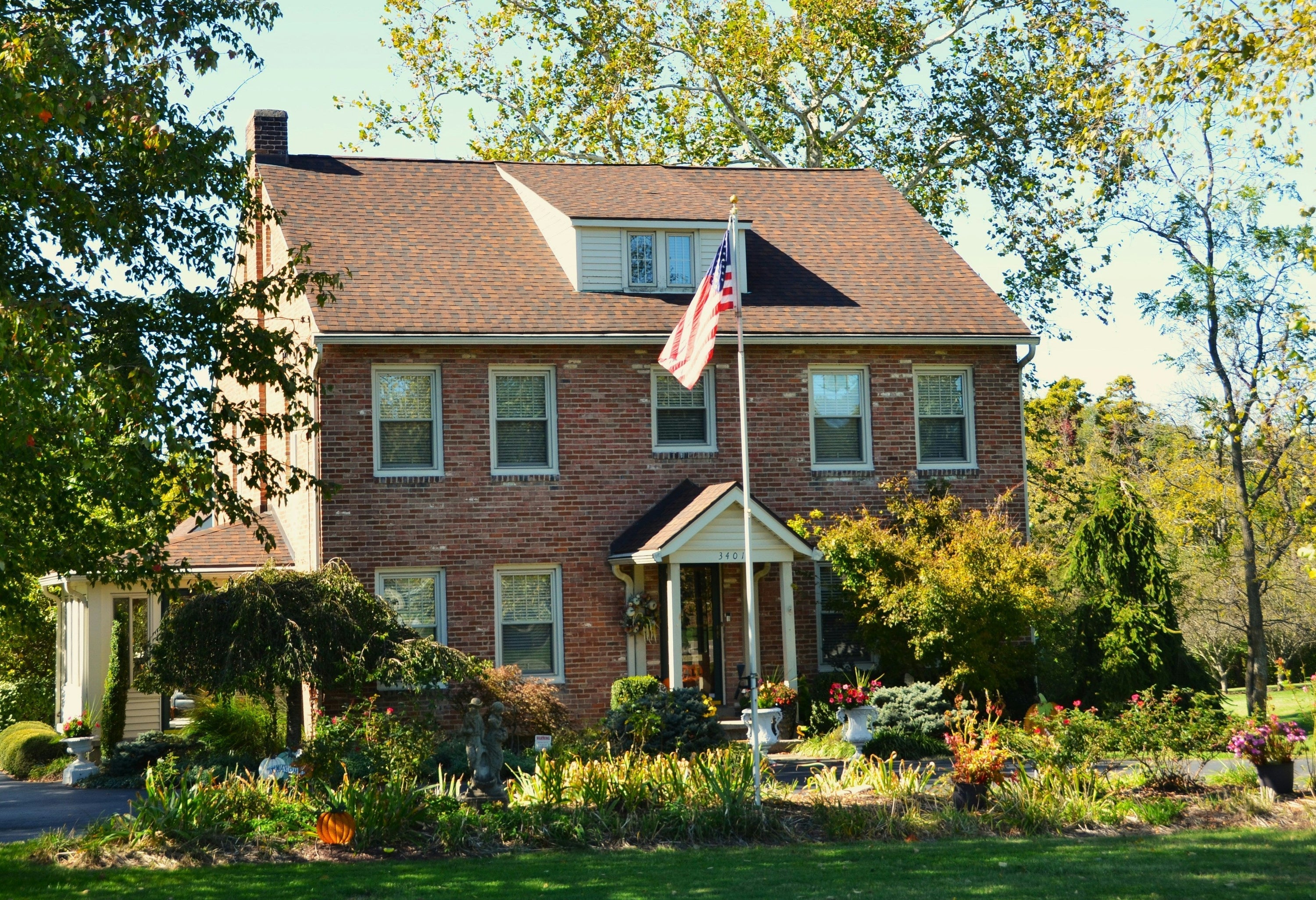 Flagpole Height Regulations | Homeowner Compliance – Stand Flag Poles